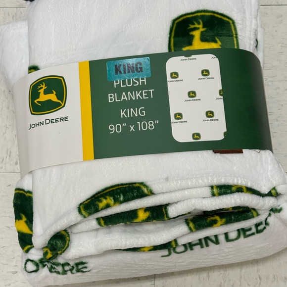 John Deere | Bedding | John Deere White Plush Blanket King Size | Poshmark